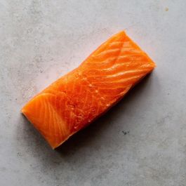 WILD salmon fillet portion skin-on - 300g (frozen)