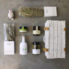 Hampers are the best gift you can give a foodie. Go through our selection