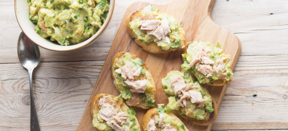 TAPAS Guacamole and white tuna belly fillets tapas recipe